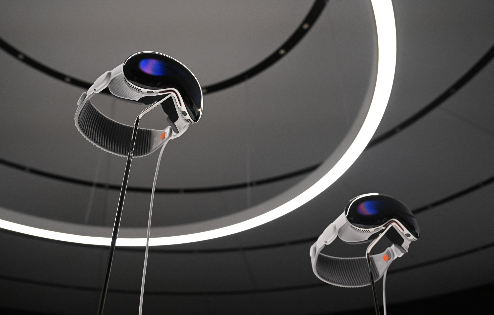 Los Apple Vision Pro 2 tardarían al menos 18 meses más en estar listos